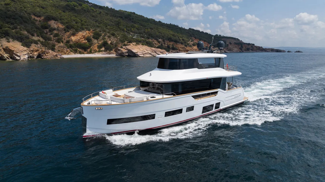 Sirena 78 ha debuttato a Cannes - SuperYacht24