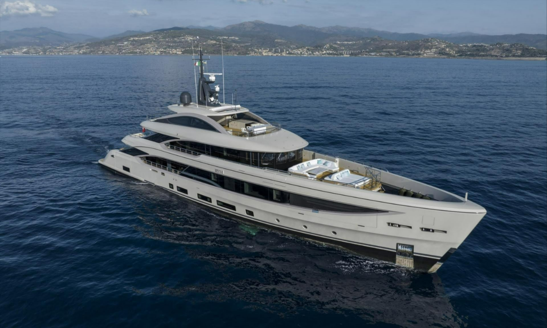 Benetti presenta in dettaglio Iryna, il suo primo B.Now 50 metri ...