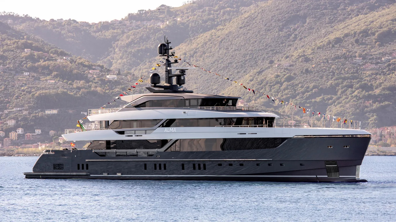 Battezzato Alma, il primo 57 Steel Sanlorenzo - SuperYacht24