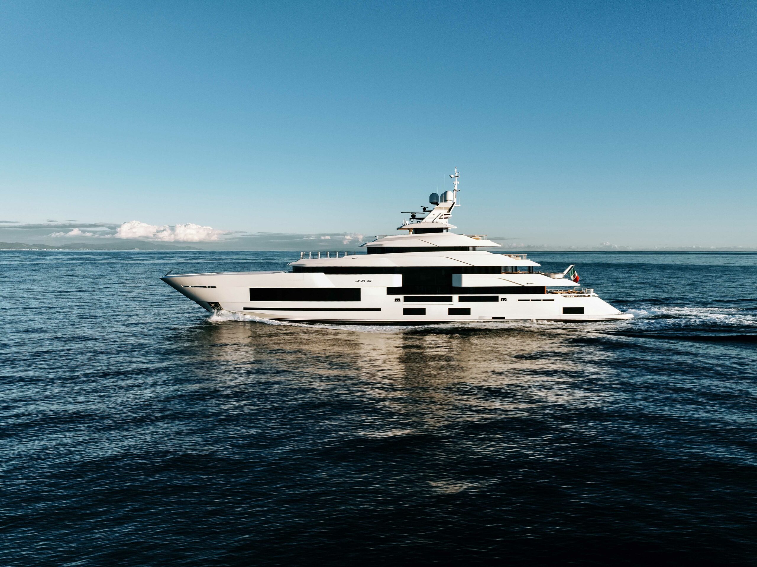 Presentato al Mys in anteprima mondiale il nuovo Admiral Jas 66 metri ...