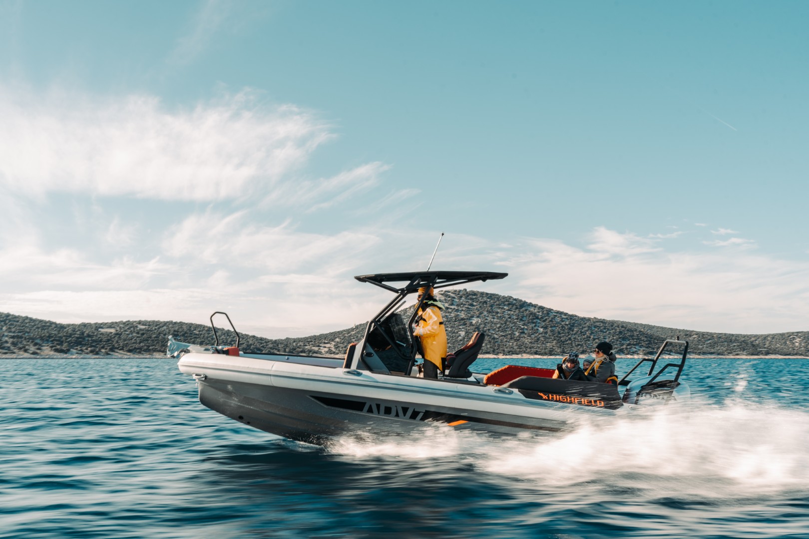 Highfield presenta Adv 7, il rib crossover che incontra per la prima ...