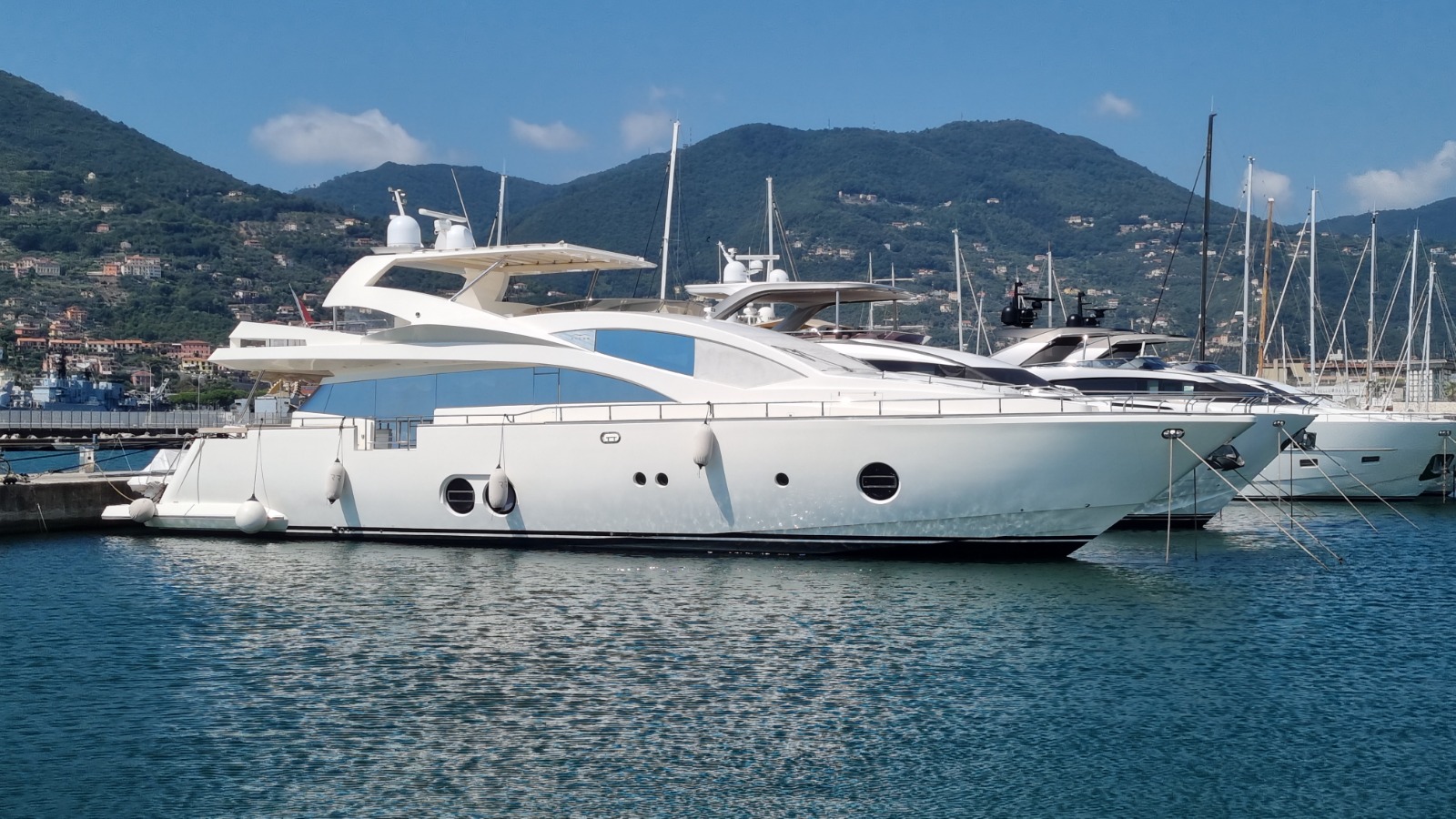 Cambio di proprietà per Red Rose, un Aicon di 26 metri - SuperYacht24