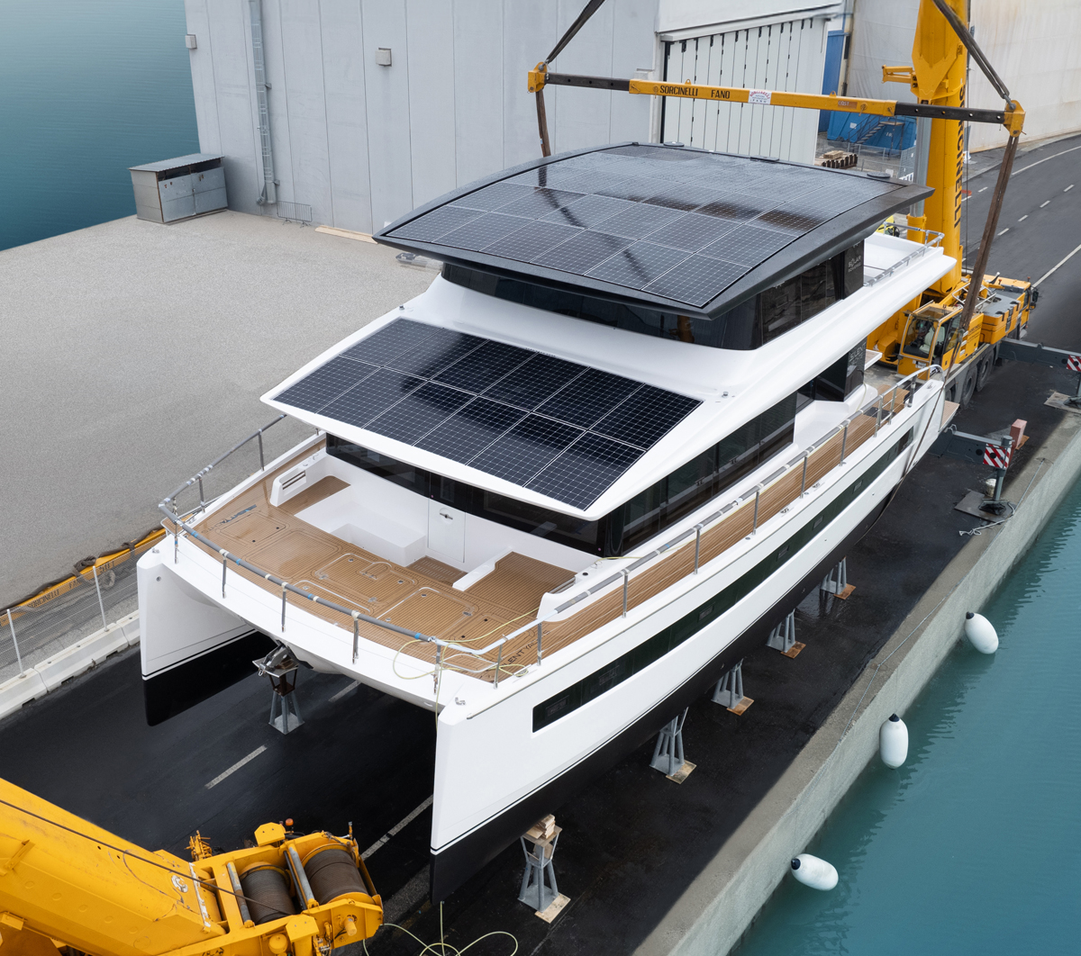 Silent Yachts presenta il nuovo Sy62 3-Deck Closed e annuncia la nuova ...