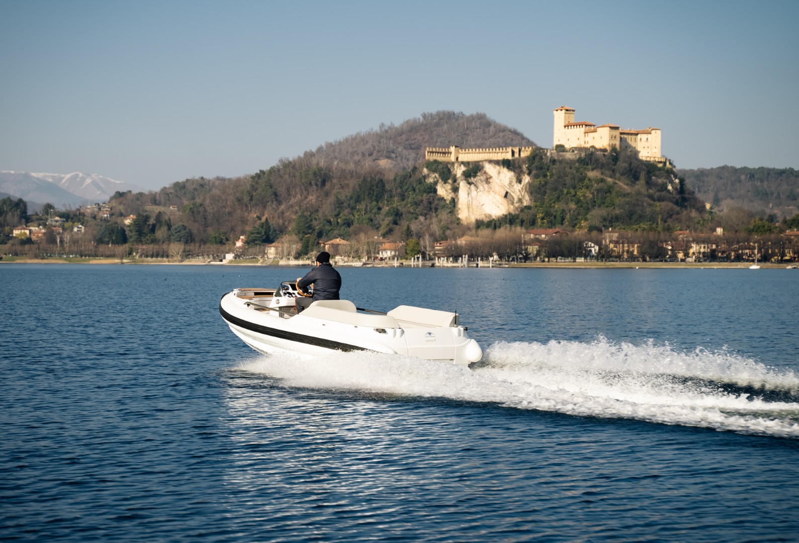 Castoldi presenta il nuovo Jet Tender 17 - SuperYacht24