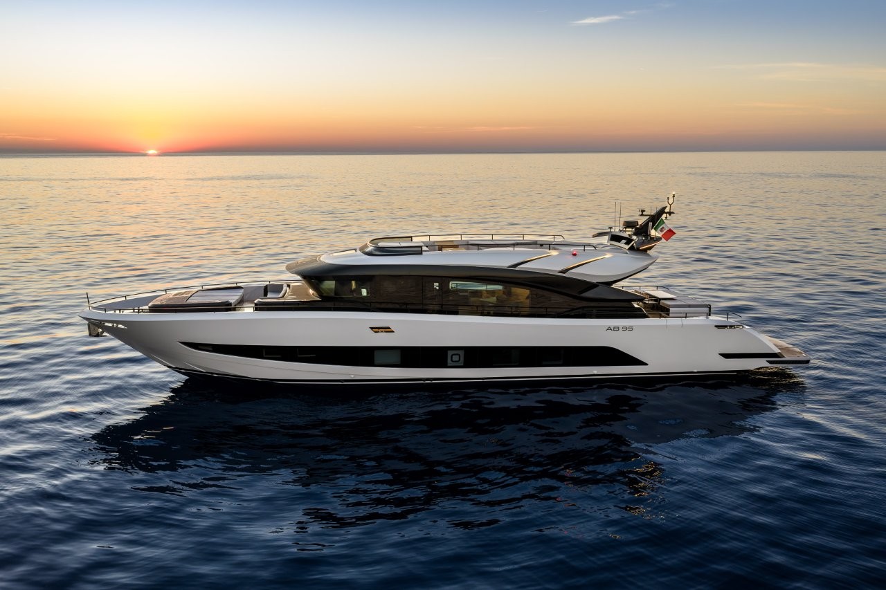 Ab Yachts ha presentato il nuovo Ab 95 - SuperYacht24