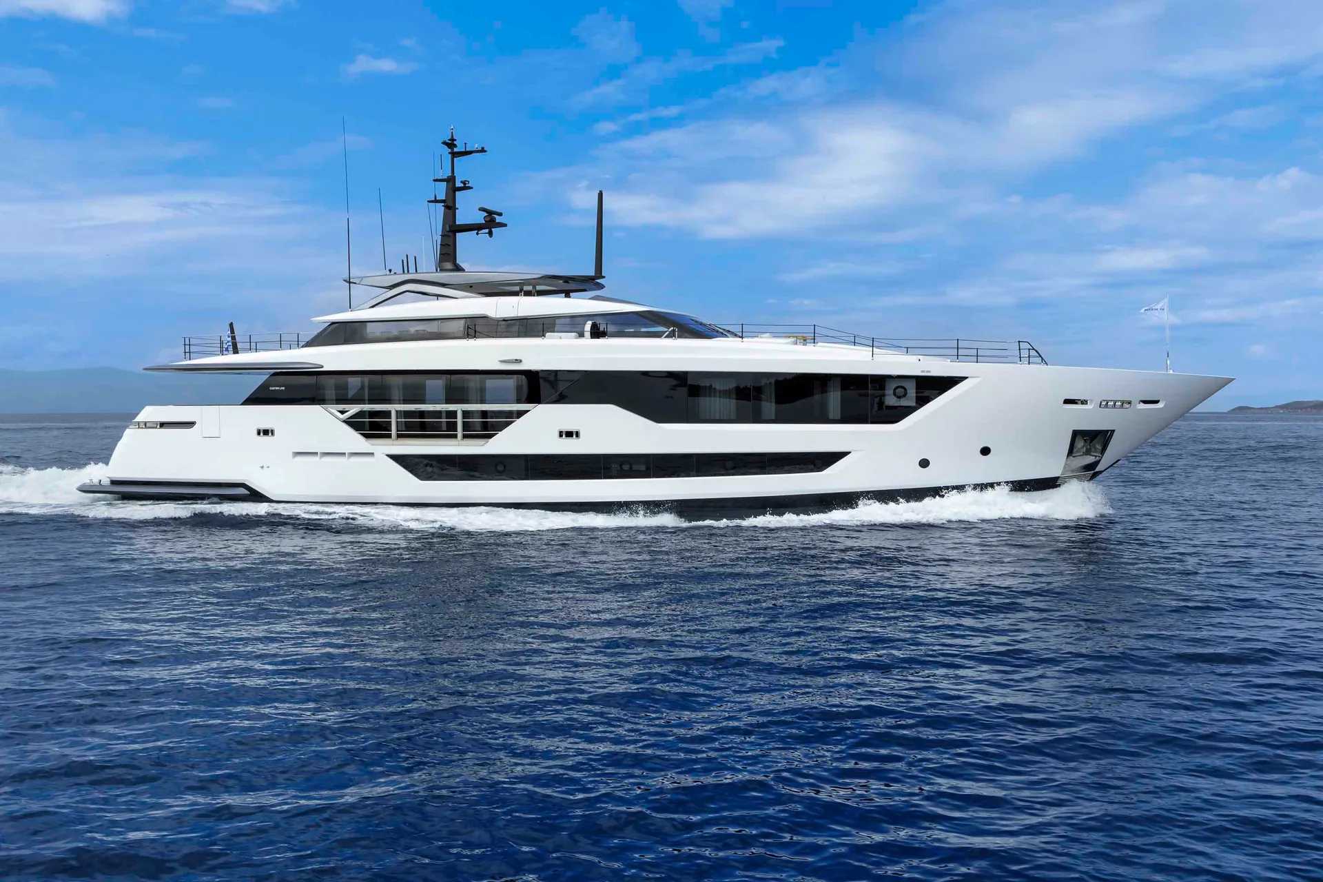 Nuovo armatore per My Mistake, 33 metri Custom Line - SuperYacht24